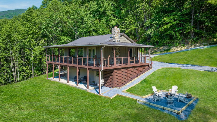 Red Gate Cabin: Hike Into Shenandoah National Park - Stanley, VA