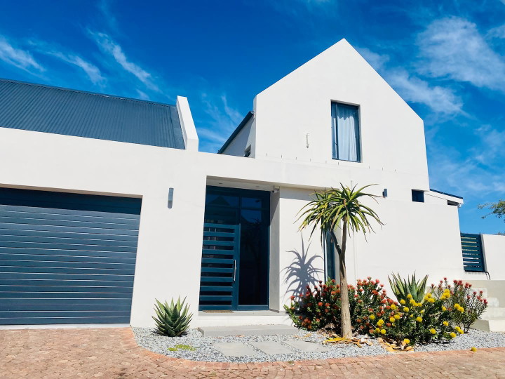 Contemporary Farm Getaway - Paarl