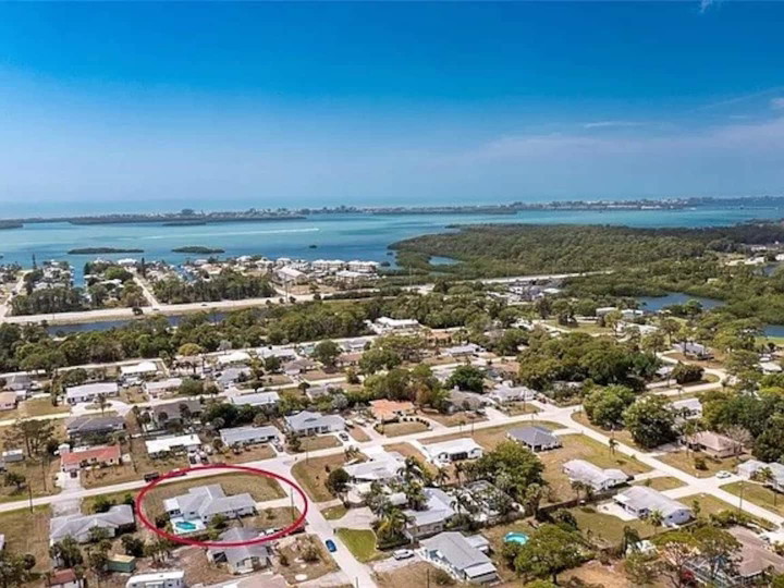 2 - Bedroom Home With Pool And Private Boat Ramp - Englewood