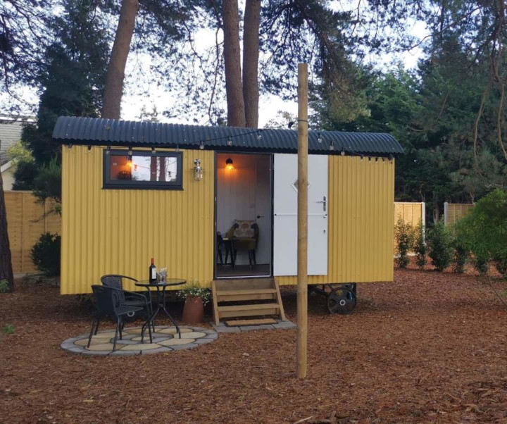 Forest Heath Shepherd's Huts- Yellow Hut - Ringwood