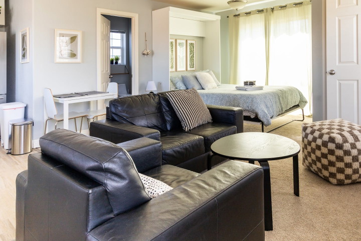 Private Carriage House - Very Walkable! - Denver, CO