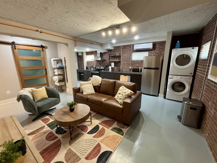 Two Bedroom Urban Retreat In Downtown Huntsville - Huntsville, AL