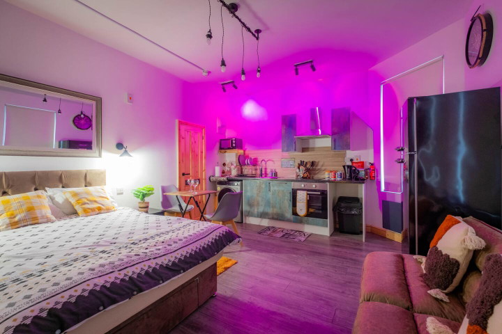 Stylish Stays In Leeds, Hosted With Care - Leeds