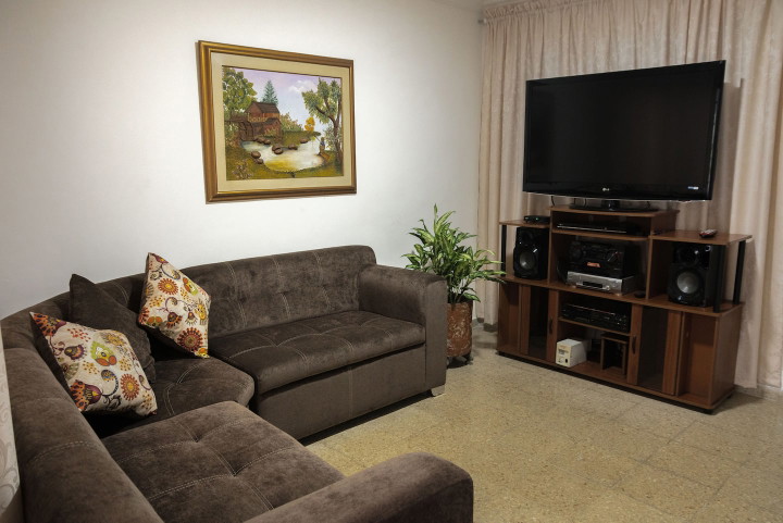 Large House, Great Location, Subway, Poblado. - Medellín