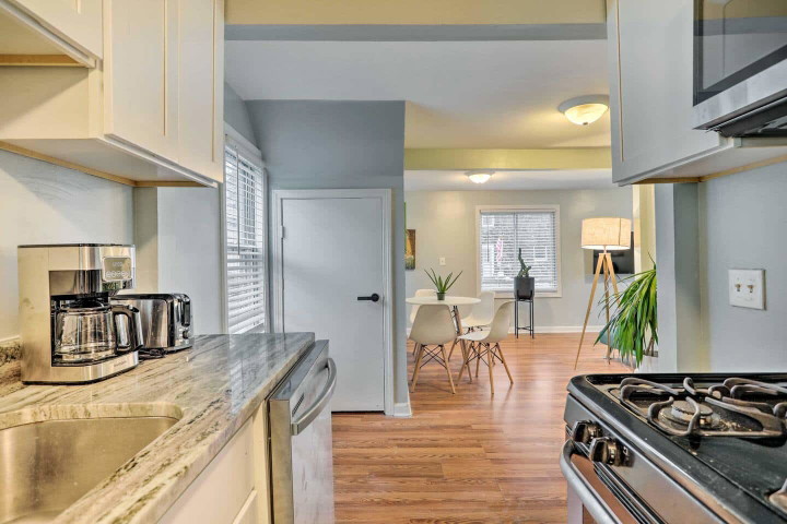 Beautiful Warwick Home | Private&perfectly Located - Warwick, RI