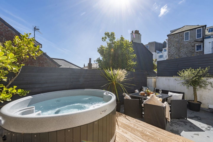 Azenor - Hot Tub & Free Parking - St Ives