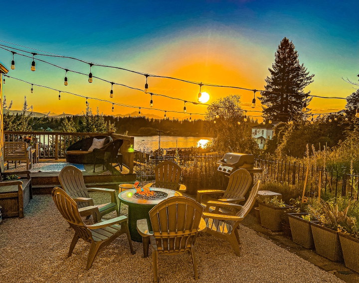 Sunset Garden Retreat-sea & Mountain View W/ Sauna - Port Orchard, WA