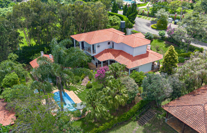 Casa Patrimônio Do Carmo|4 Suítes C/ Ar+piscina - Ibiúna