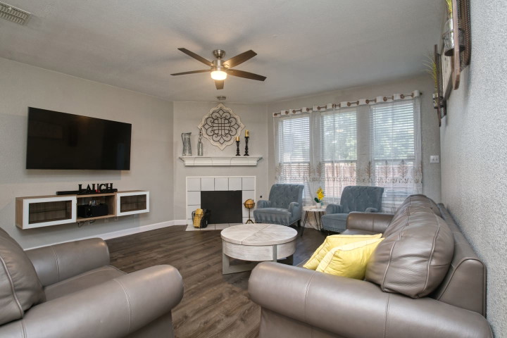 Spacious Beautiful Home 4bd2.5bth Near Dfw Airport - Lewisville, TX
