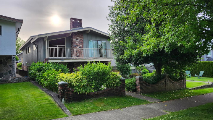 Updated Garden-level Suite - Vancouver