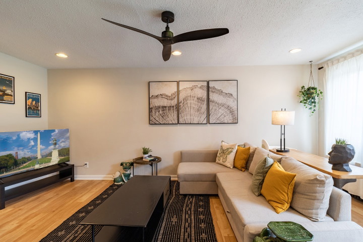 Quiet & Cozy 2br Condo Just Minutes From Dc - Falls Church, VA