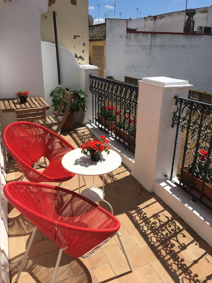 Maison Espagnole Romantique. Vue Sur Le Monastère Depuis La Terrasse - Séville