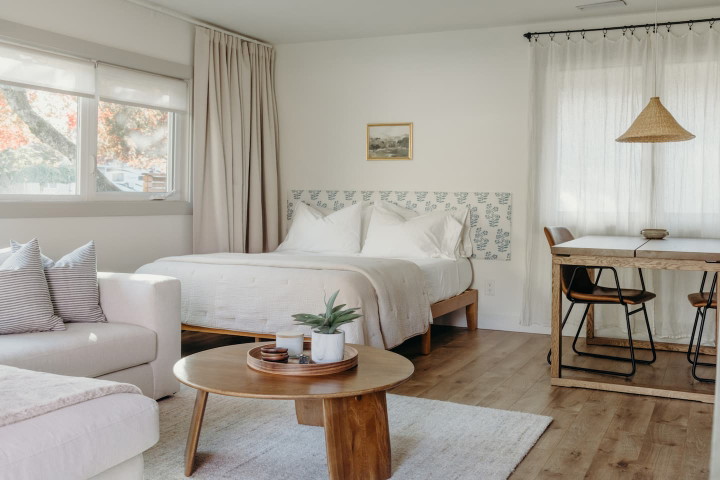 Silver Lake Neighborhood Studio Clean+modern - Everett