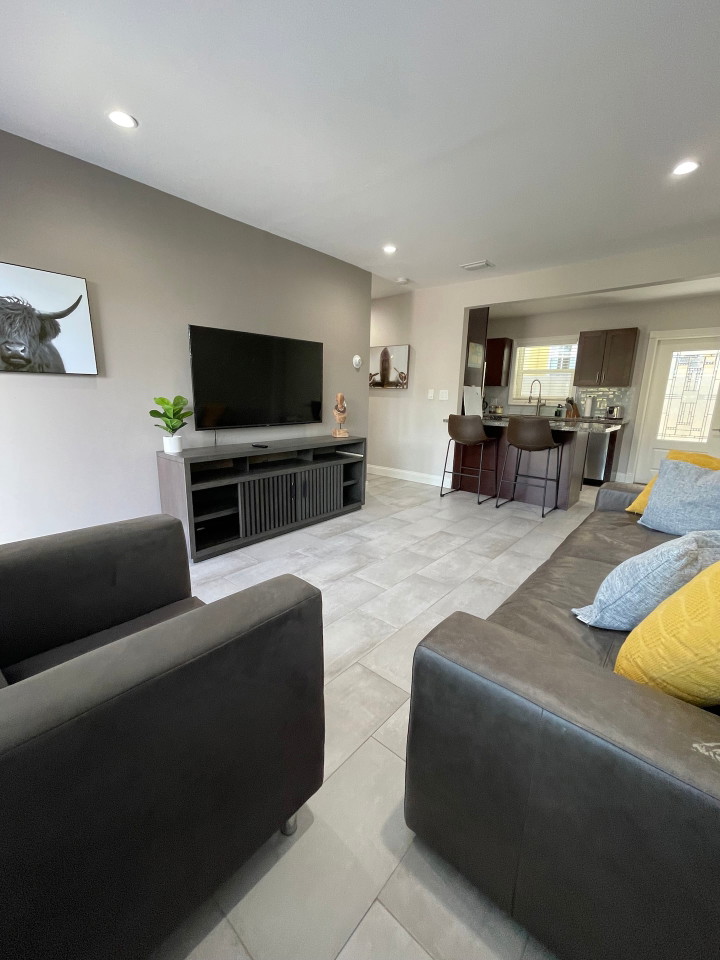 2/1, Washer/dryer, Free Parking, Mins To Beach - Fort Lauderdale