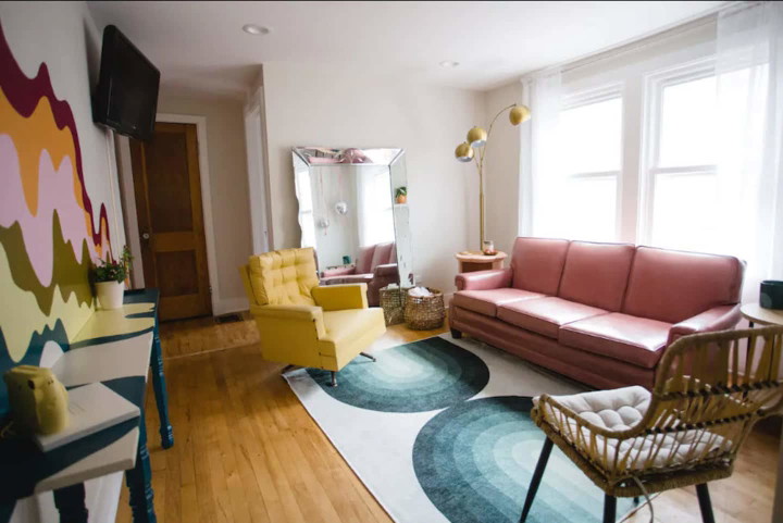 Retro 2 Bedroom Bungalow In Chicago (Avondale) -
