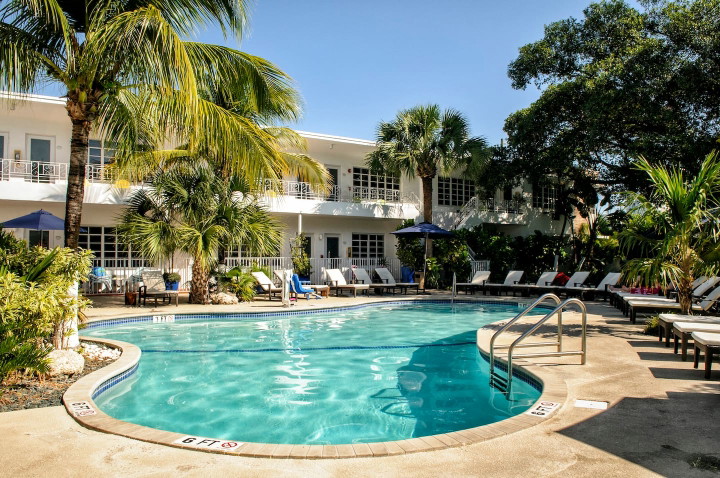 Palms & Sun In Miami Beach | 1br + 2 Queen Beds - Miami Beach, FL