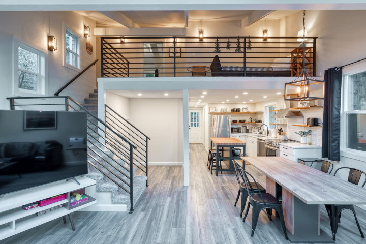 The Modern Base Camp ~ Luxurious Mt Hood Cottage - Oregon