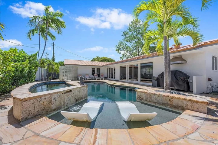 Near Beach | Golf Cart | Saltwater Poolspa Retreat - Fort Lauderdale, FL