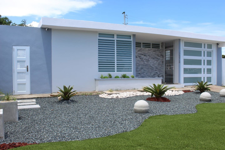 Mami And Papi's Solar Powered House - Ponce