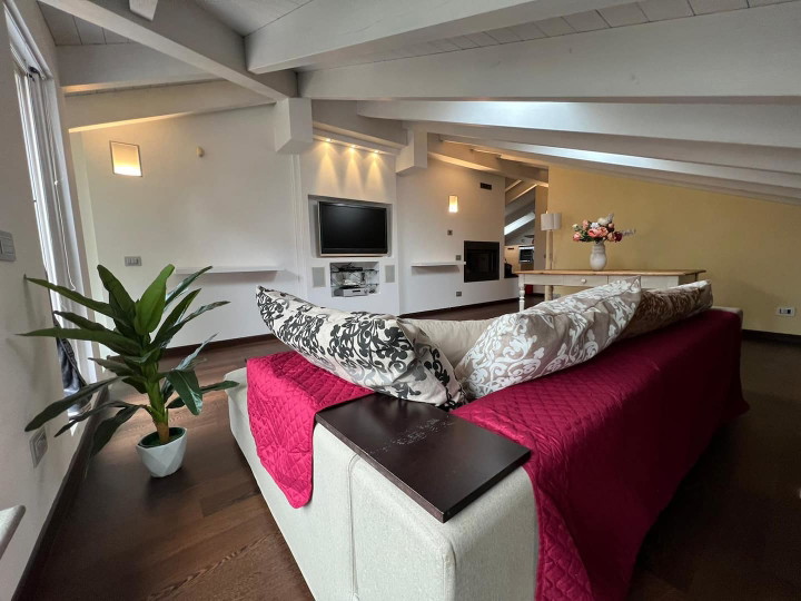 Lovely Apartment - Piacenza
