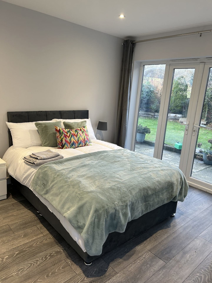 Double-prestige-sdb Privée Avec Douche-vue Sur Jar - Hemel Hempstead