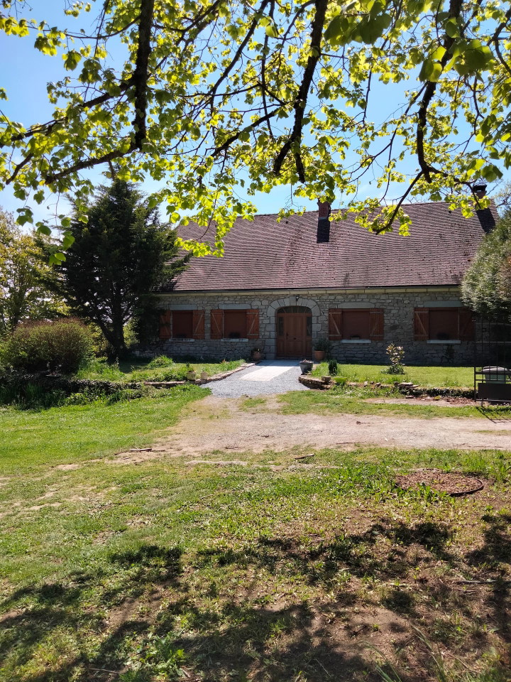 Charmant Logement Avec Terrain à La Campagne - Guéret