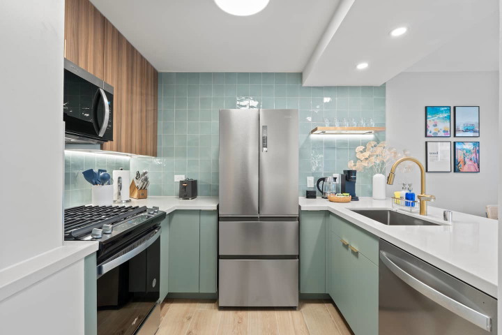 New Luxury 2b2b W Free Parking | 500ft To Beach - O‘ahu, HI
