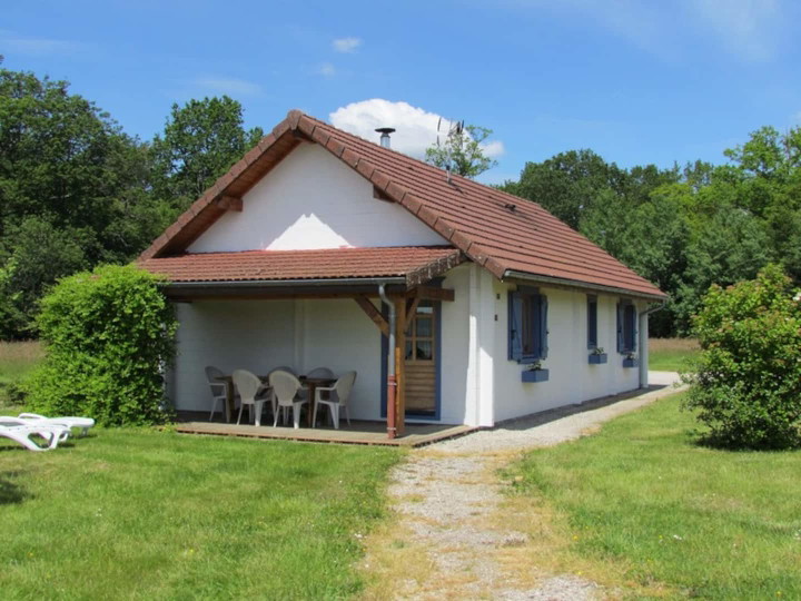 Gîte En Pleine Nature Au Cœur Du Jura Avec Piscine - Jura
