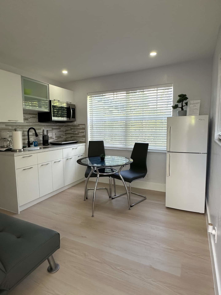 All Renovated Cozyprivate Apt Near Hllwdbeach - Hollywood, FL