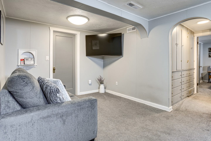 Walk To Parks & Dining: Central Idaho Falls Home - Idaho Falls, ID