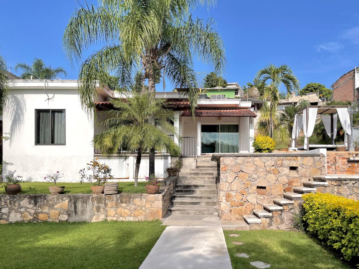 Casa Rubelinas | Alberca Climatización Solar - Tequesquitengo