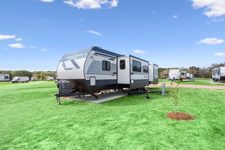 Joy Drive In Movie & Rv Resort - Puma - Texas