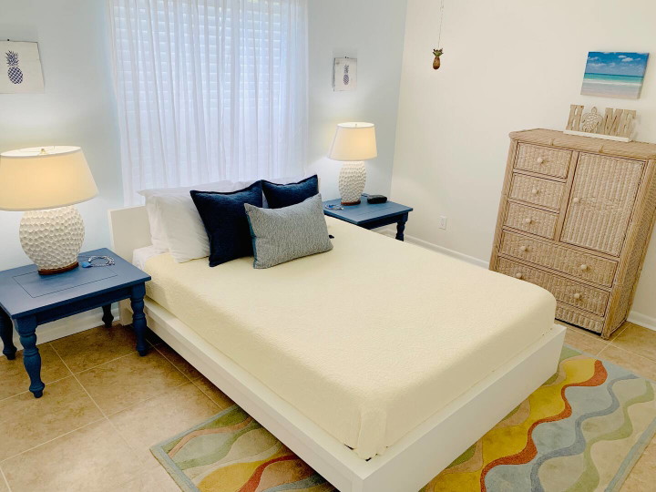 Pineapple Suite: Spacious, Private, Great Location - Anna Maria Island, FL
