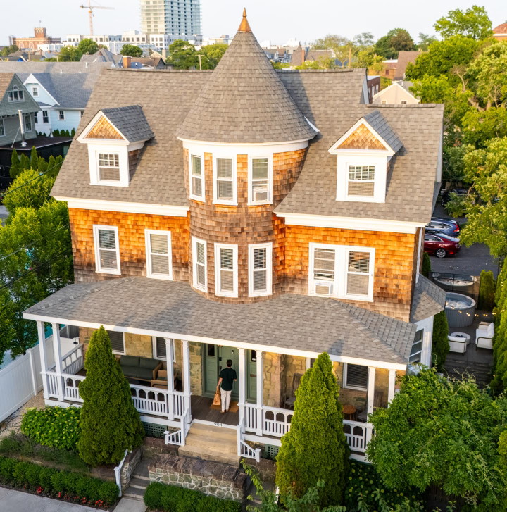 Walk To Beach & Town | Hot Tub | Sleeps 12 - Asbury Park, NJ