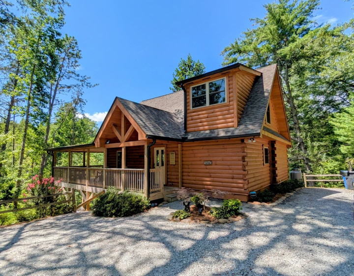 The Perfect Getaway! A Modern Log Cabin Near Avl. - Hendersonville, NC