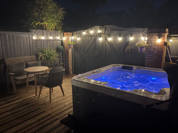 Coach House With Hot Tub, Beach Only 15 Mins Walk! - Bournemouth