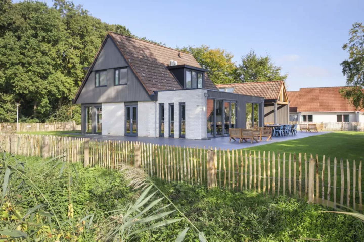 Luxury Villa For 12 By The Water In Vechtdal - Slagharen