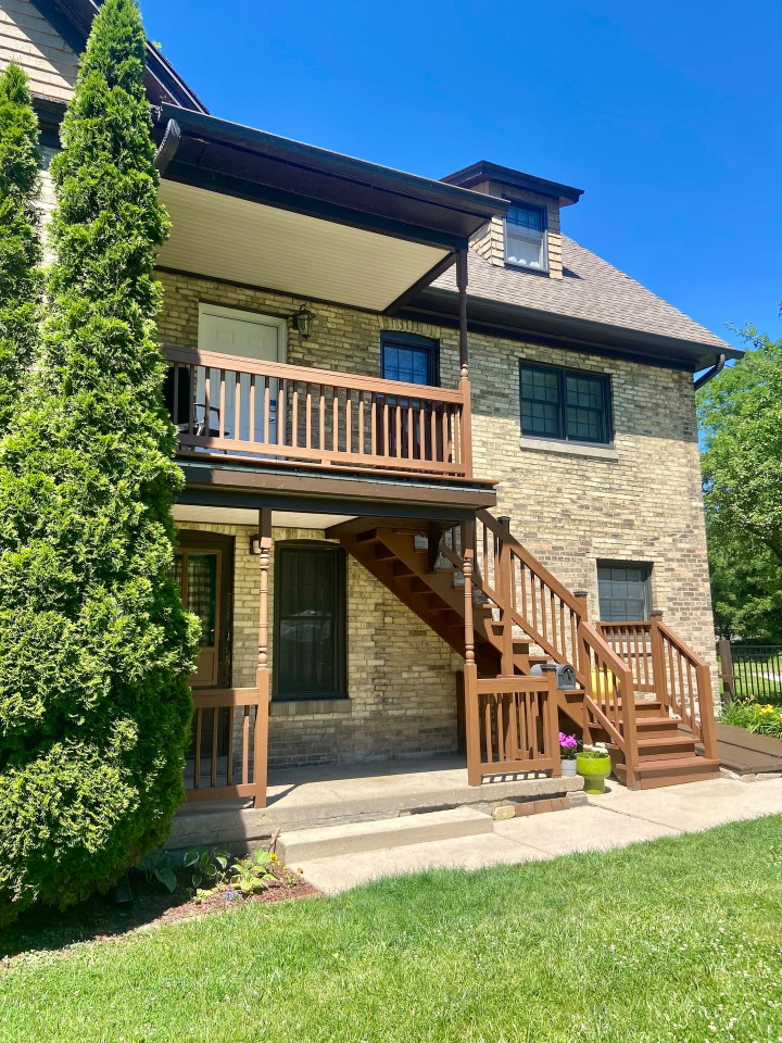 Great Lakes Stay - Spacious 4 Bedrooms ! - Grafton, WI