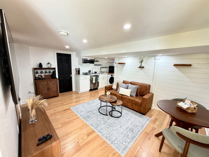 Modern Studio Suite -Private Entrance -W/d And A/c - Chelmsford, MA