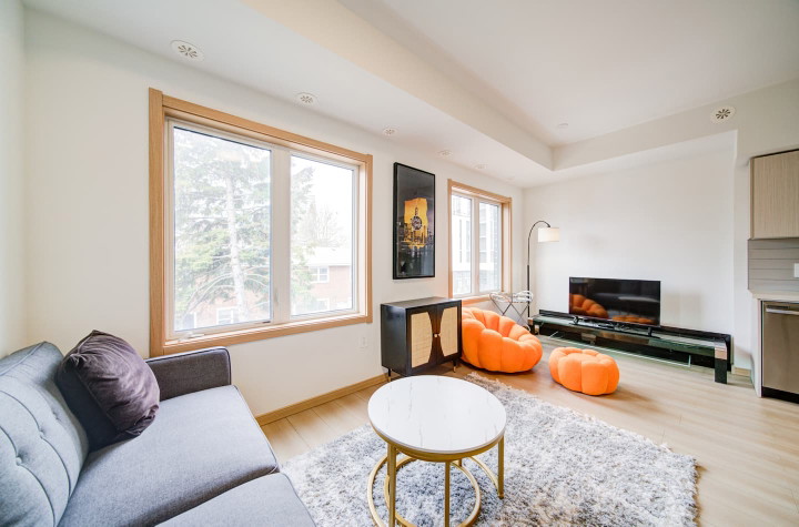 New 2br Upper Townhouse | Modern & Bright Hwy401 - Toronto