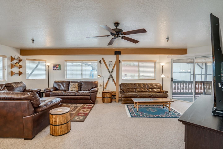 Downtown Leavenworth Condo, King Bed + Balcony - Leavenworth, WA