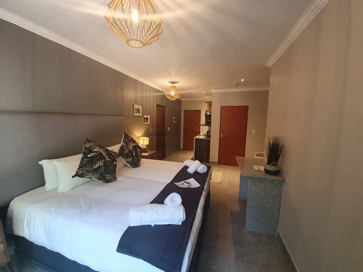 Walk To Dinner | Self Check-in | Gated Parking - Dullstroom