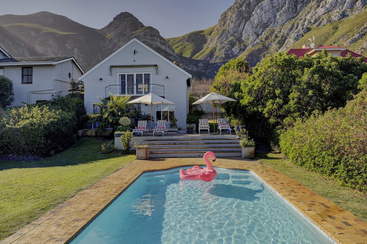 The Pincushion Cottage Retreat @ Grotto Beach - Hermanus