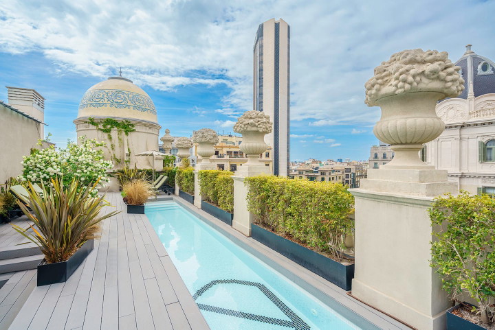 Luxury 5 Rooms Apartment, Exclusive Eixample Area - Barcelona