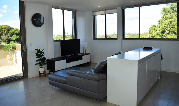 Gladesview- Luxury 2br With Views, Secure Parking - Sydney