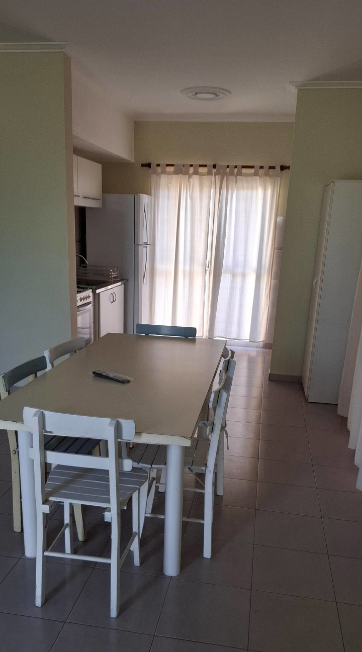 Casa De 2 Dormitorios Patio Con Asador Sin Cochera - Esperanza
