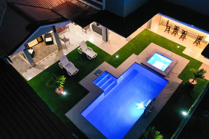 House With Pool Next To The Tropical Forest - Costa Rica