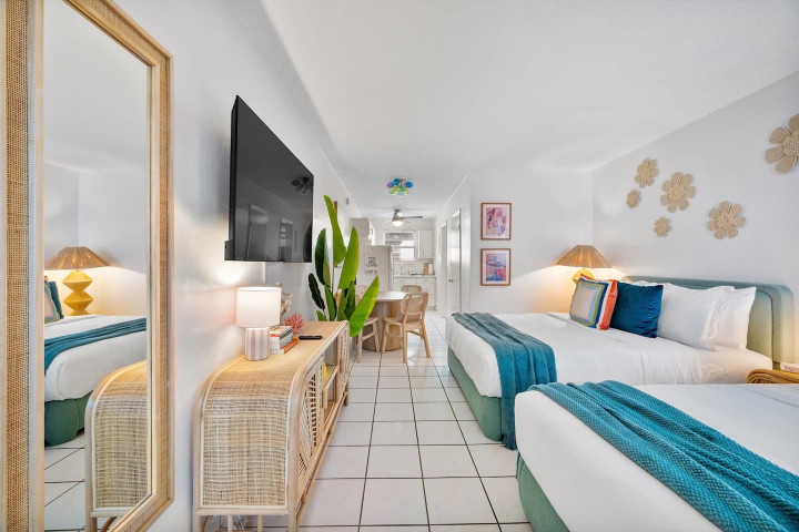 South Beach Studio Free Parking Pet Friendly - Miami Beach, FL