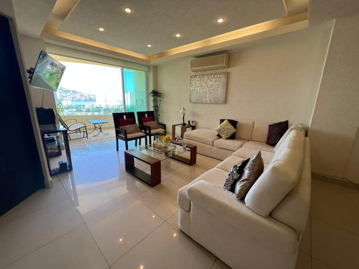 Spacious Apartment With Pool In Costaazul - Acapulco