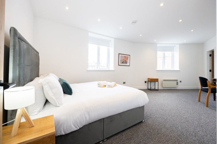 Stanway Apartments | Tram & Free Parking - Knutsford